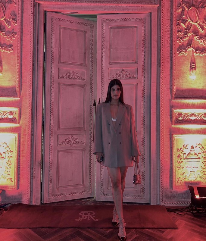 Actress Erika Packard Shows us how to pose for a perfect pout | Actress ...