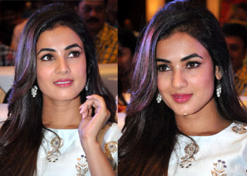 Sonal Chauhan Latest Stills-Sonal Chauhan Latest Stills - | Sonal ...