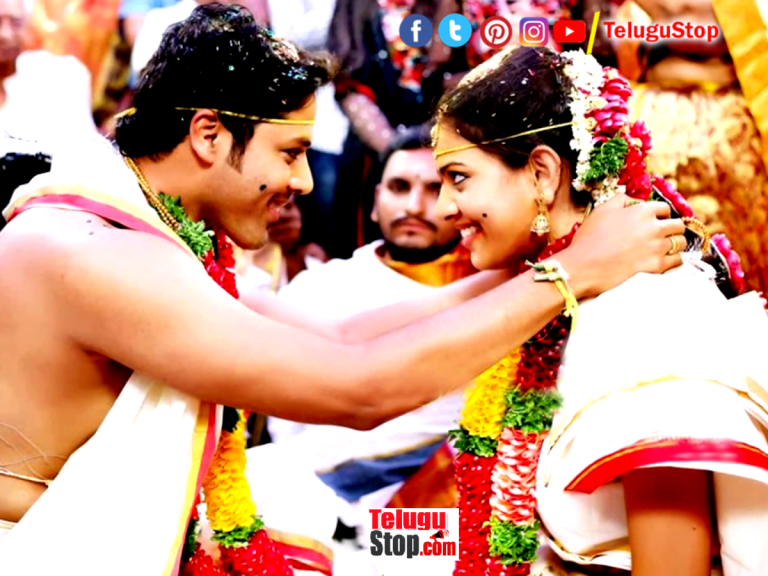 Geetha Madhuri Sonti Telugu Singer Profile & Biography-TeluguStop