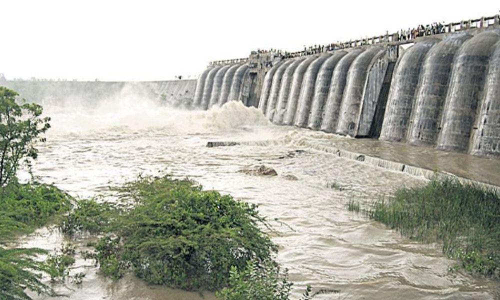 11 ఏళ్ల తర్వాత ఆటోమెటిక్‎గా‏ తెరుచుకున్న గేట్లు.. | Telangana, Sarala ...