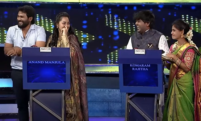 ఆ షోలో భార్య కాళ్లు పట్టుకున్న జబర్దస్త్ కమెడియన్.. ఏం జరిగిందంటే