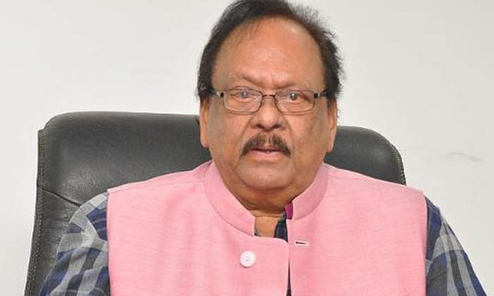 కోట శ్రీనివాస్ రావు కి దారి చూపించి రెమ్యునరేషన్ ఫిక్స్ చేసింది కృష్ణం ...