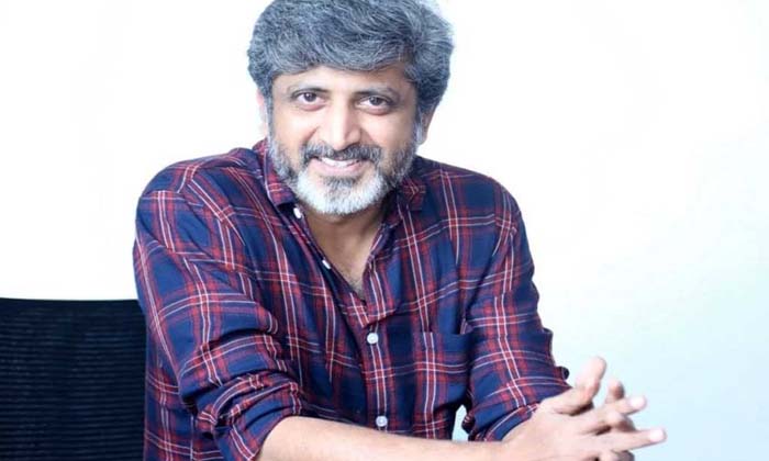 గాడ్ ఫాదర్ టైటిల్ వెనుక ఉన్నది ఎవరో తెలుసా.. అసలు విషయం చెప్పిన అనంత శ్రీరామ్