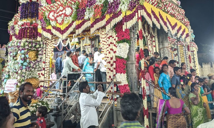 పోలేరమ్మ గ్రామోత్సవం ఎలా జరిగిందంటే..