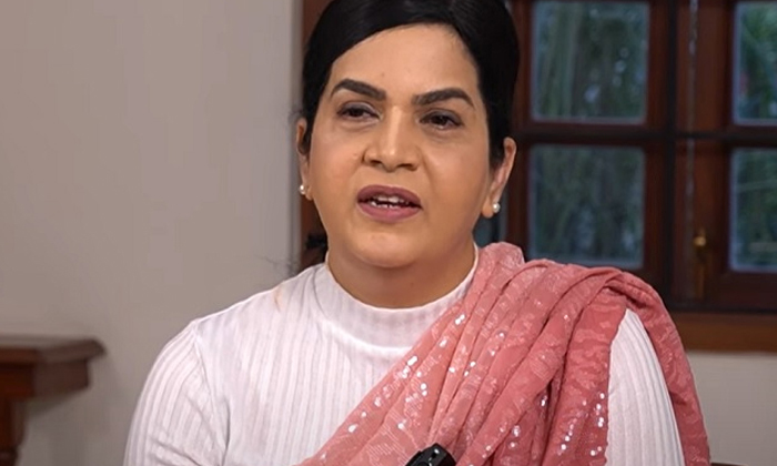 చిరంజీవి పేరు చెప్పి వెనక్కు నెడుతున్నారు.. నటుడి కూతురు షాకింగ్ కామెంట్స్