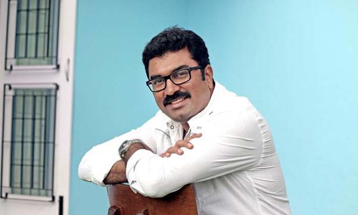 తండ్రి అయిన స్టార్ రైటర్.. శుభాకాంక్షలు చెప్తున్నా అభిమానులు