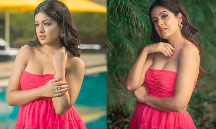 Actress Ishita Dutta candid hot clicks