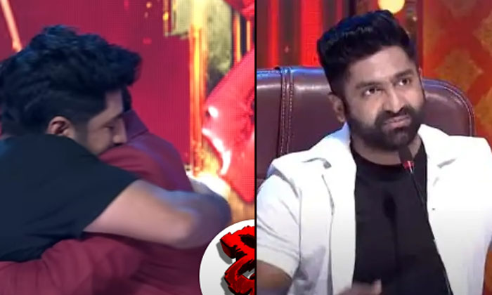 స్టేజ్ పై కన్నీళ్లు పెట్టుకున్న శేఖర్ మాస్టర్.. తండ్రి ఉన్నప్పుడే బాగా ...