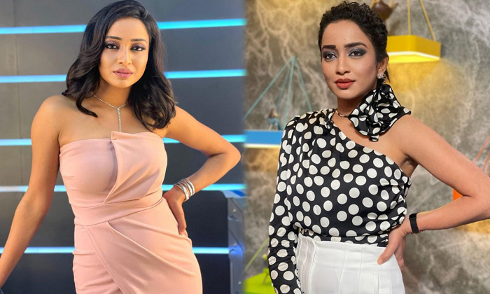 Anchor Vindhya Vishaka these pictures looks adorable