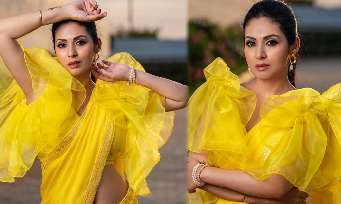 Actress Sadaa spells magic with her stunning looks