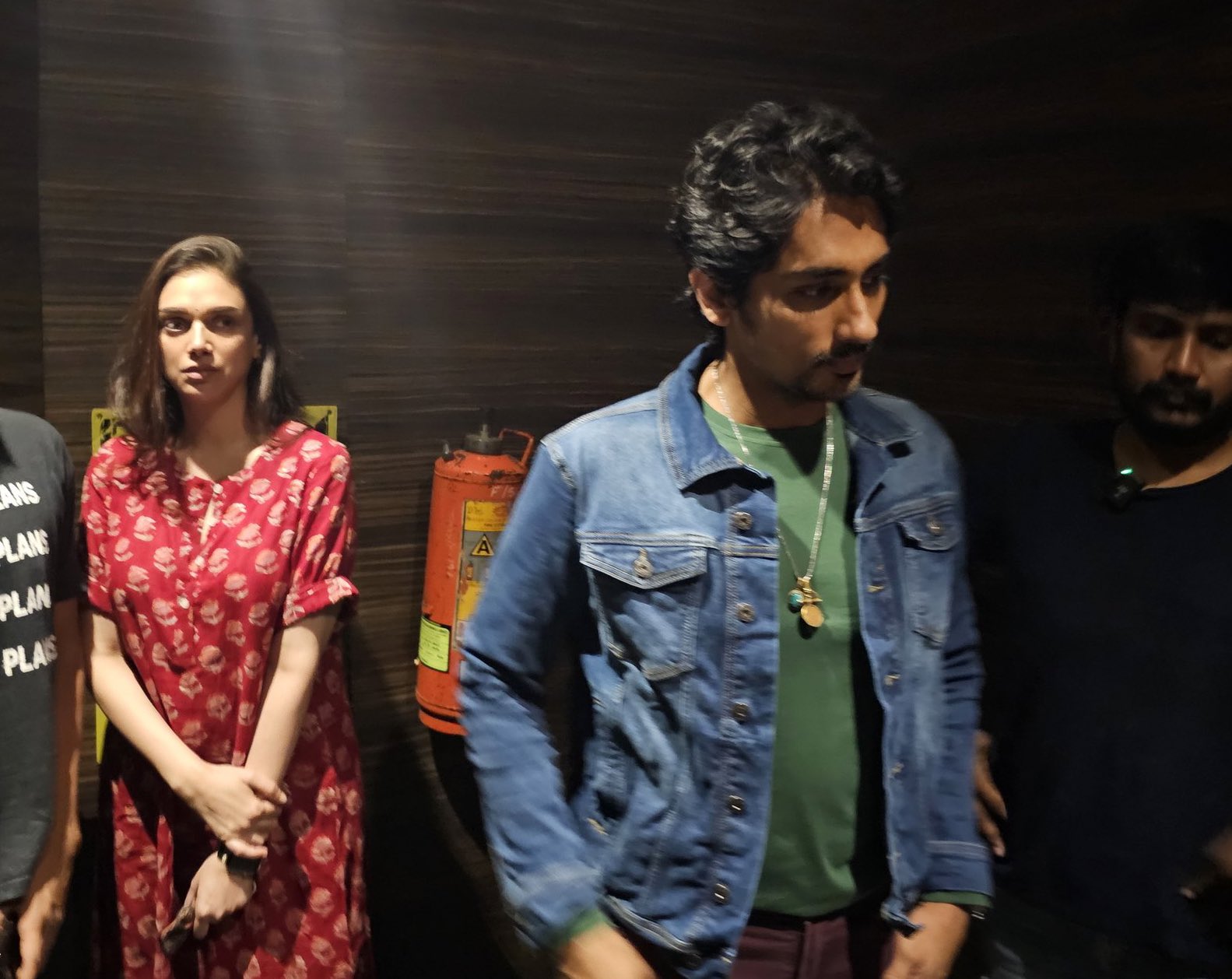 Aditi Rao Hydari Joins Siddharth for Chithha#8217; Theatre Visit: Video ...