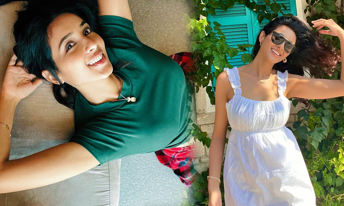 Actress Riya Suman Glamorous Images