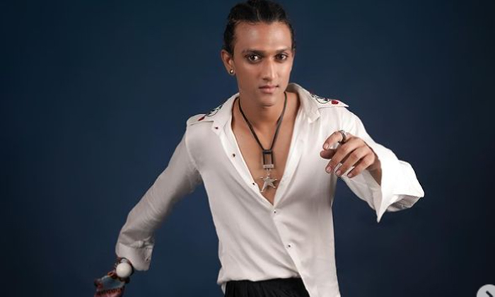 ఆ సినిమాలో నన్ను తప్పించి మహేష్ కొడుకుకు ఛాన్స్ ఇచ్చారు.. నిఖిల్ దేవదుల ...