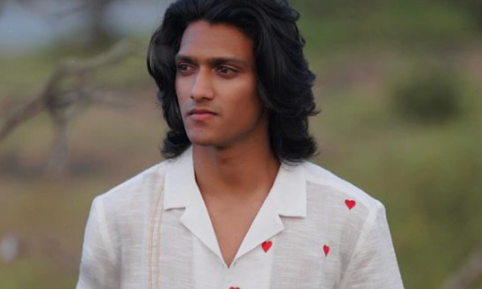 ఆ సినిమాలో నన్ను తప్పించి మహేష్ కొడుకుకు ఛాన్స్ ఇచ్చారు.. నిఖిల్ దేవదుల ...